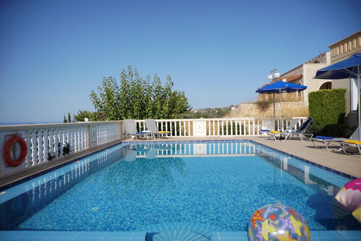 Villa Poppy - Villas in Plaka - Crete Escapes