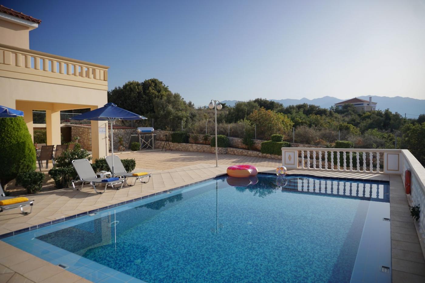 Villa Poppy - Villas in Plaka - Crete Escapes
