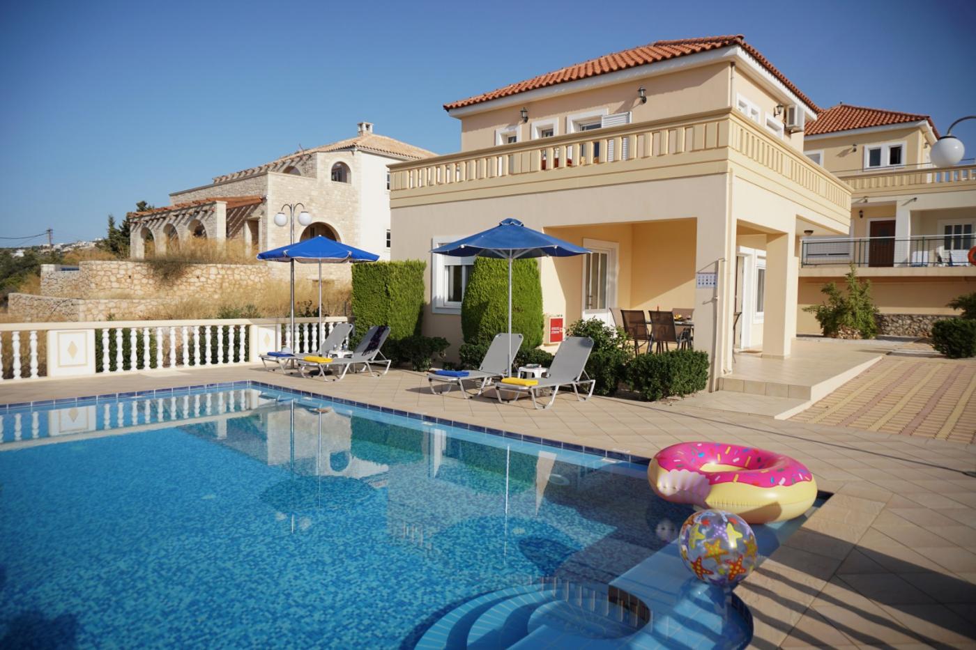 Villa Poppy - Villas in Plaka - Crete Escapes