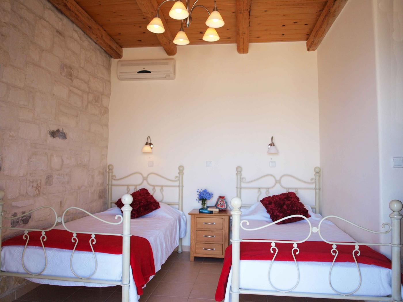 Villa Thio Koritsia - Villas in Kokkino Chorio - Crete Escapes